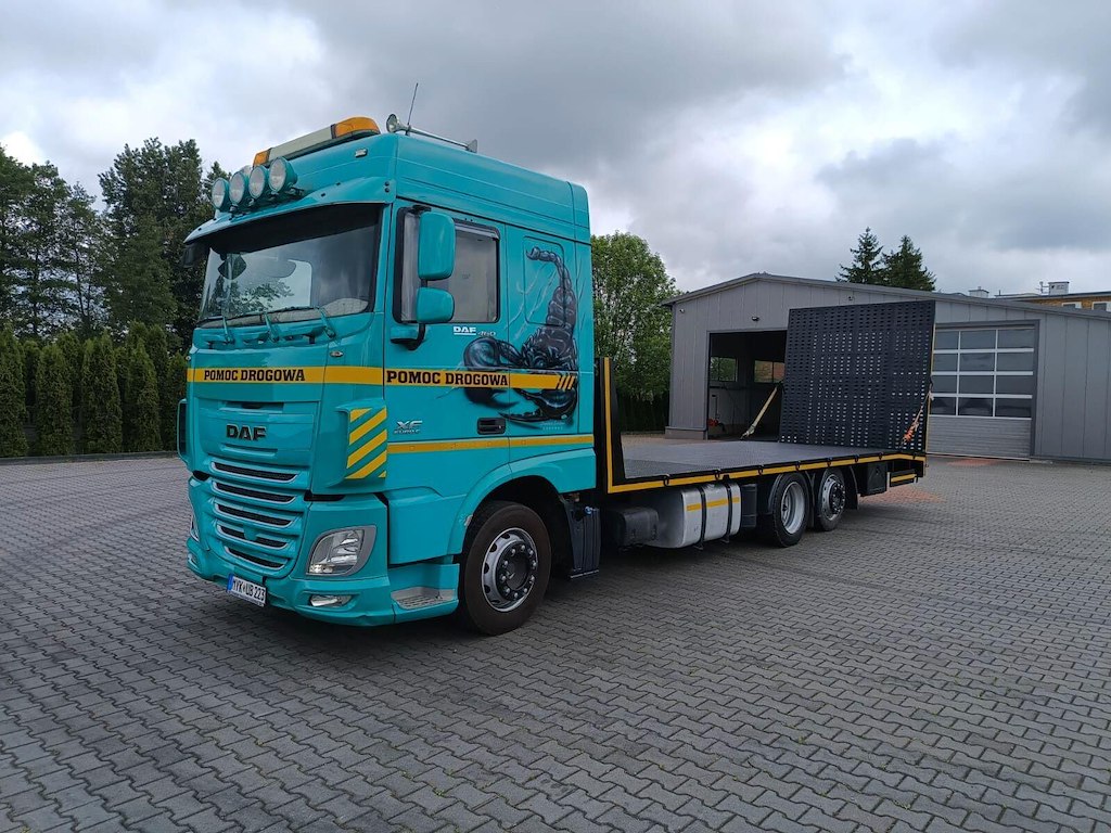 DAF 460 kamion s ravnom platformom