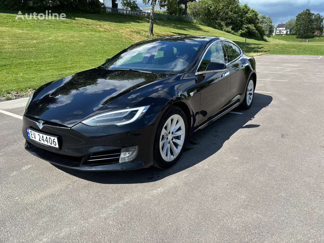 Prodaje se Tesla Modell S sedan na aukciji