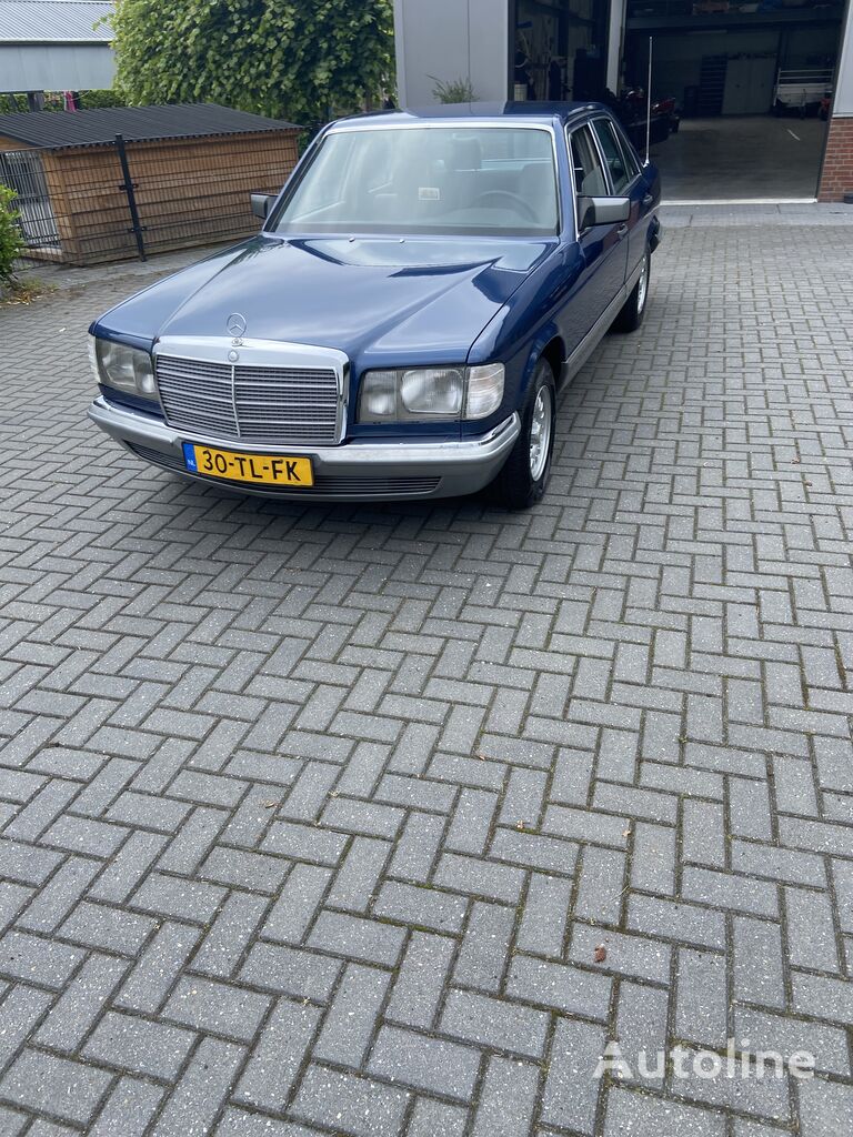 Mercedes-Benz 280s sedan