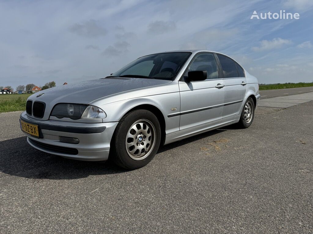 BMW 323i sedan