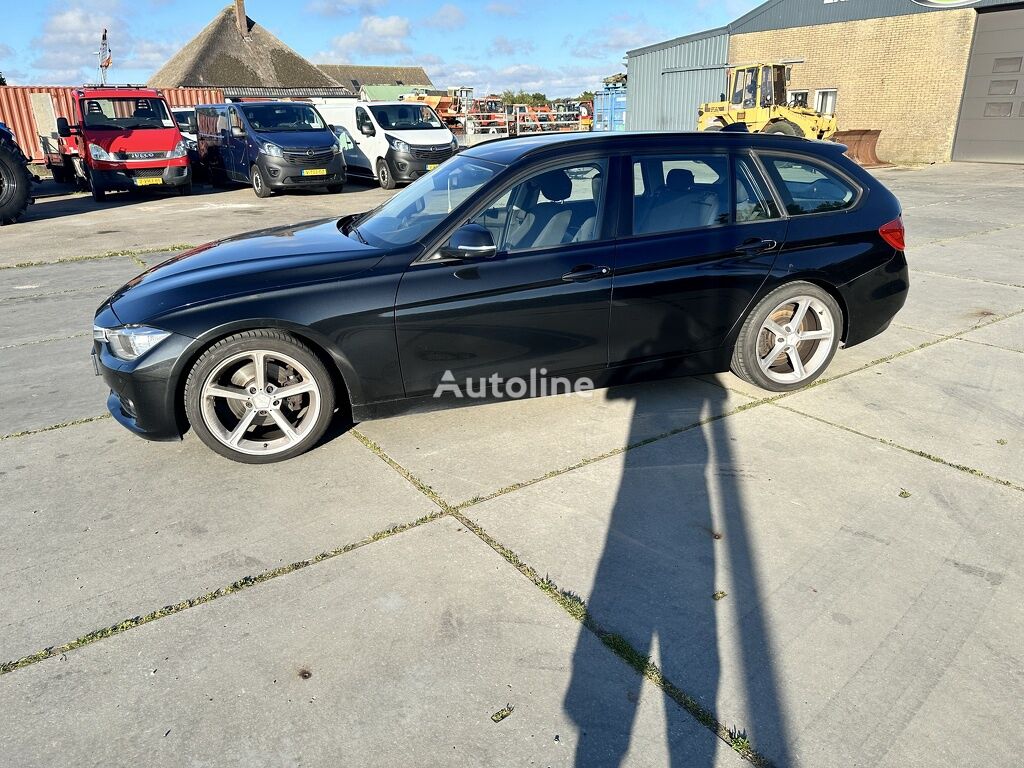 BMW 320D sedan