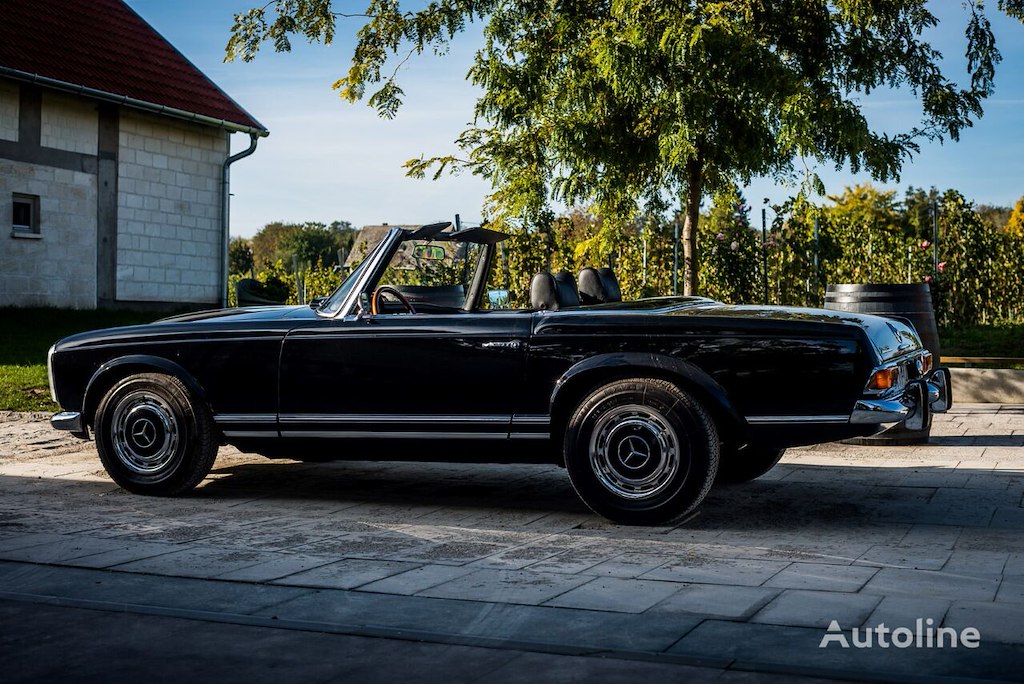 Mercedes-Benz W113 280SL "Pagoda" kabriolet