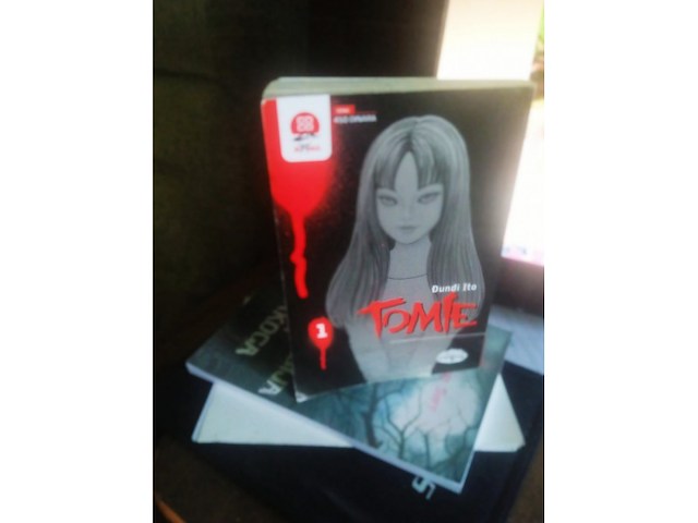 Tomie 1 Đunđi Ito Darkwood