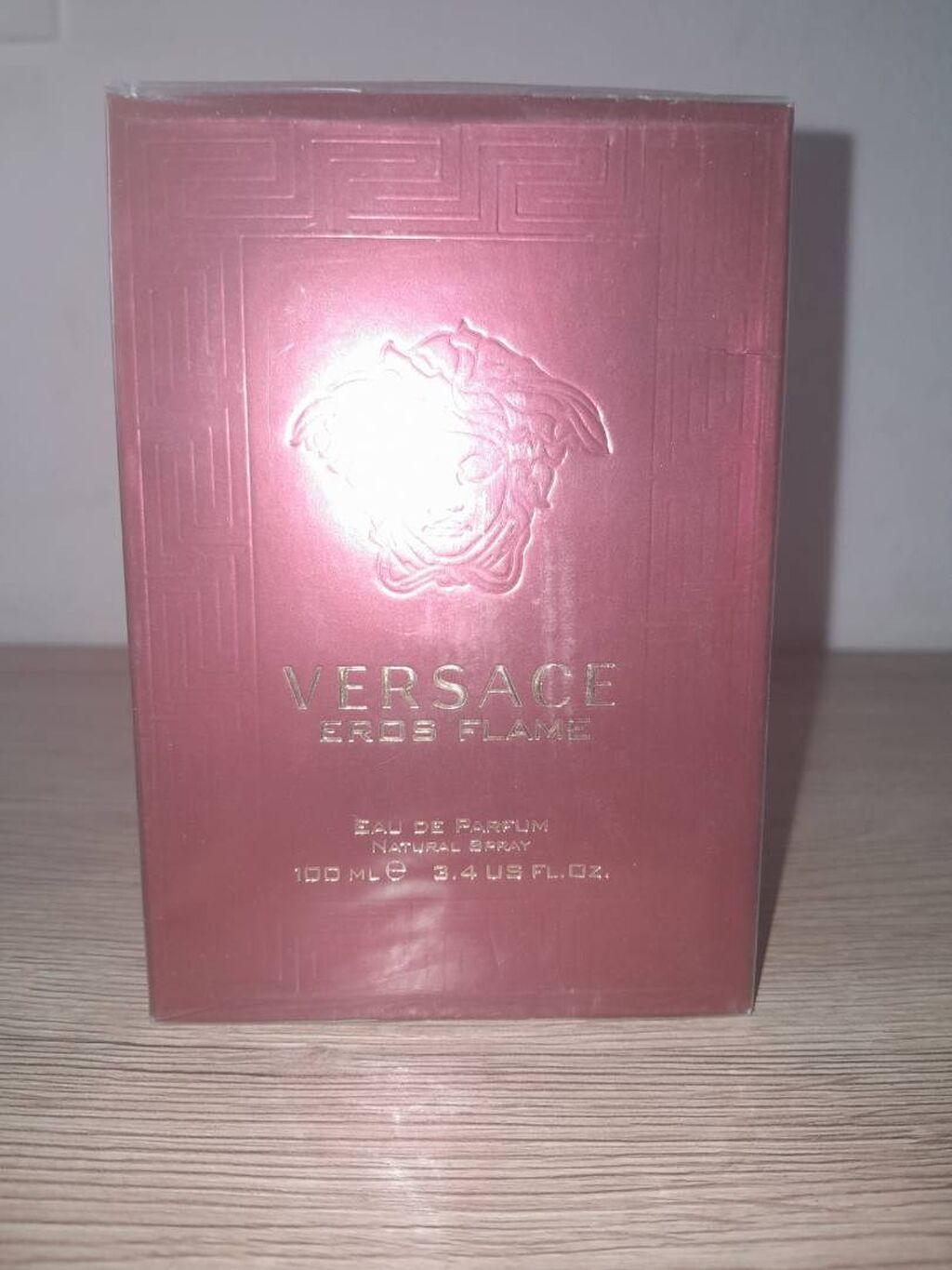 Prodajem orginal Versace Eros Flame EDP 100ml Cena je pristupacna a