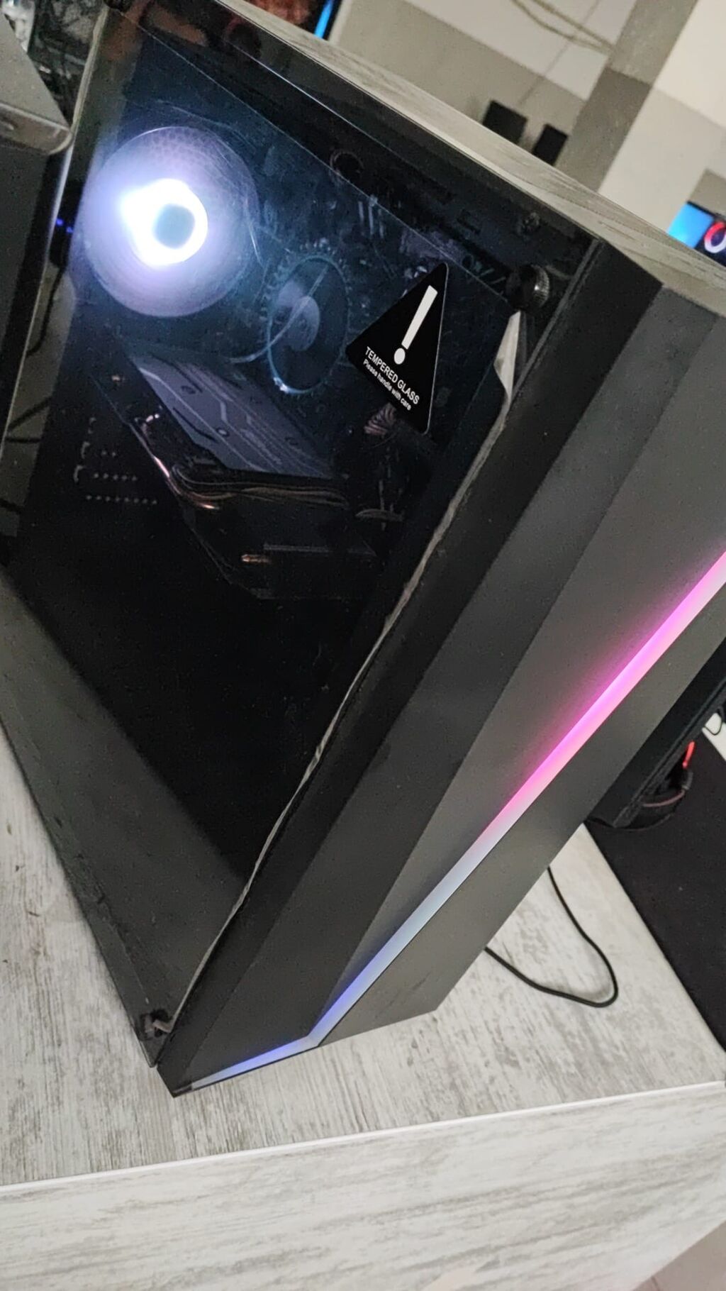 GAMING PC : RX 6600 XT (Sapphire nitro 8gb) I5-12400F procesor (star 5