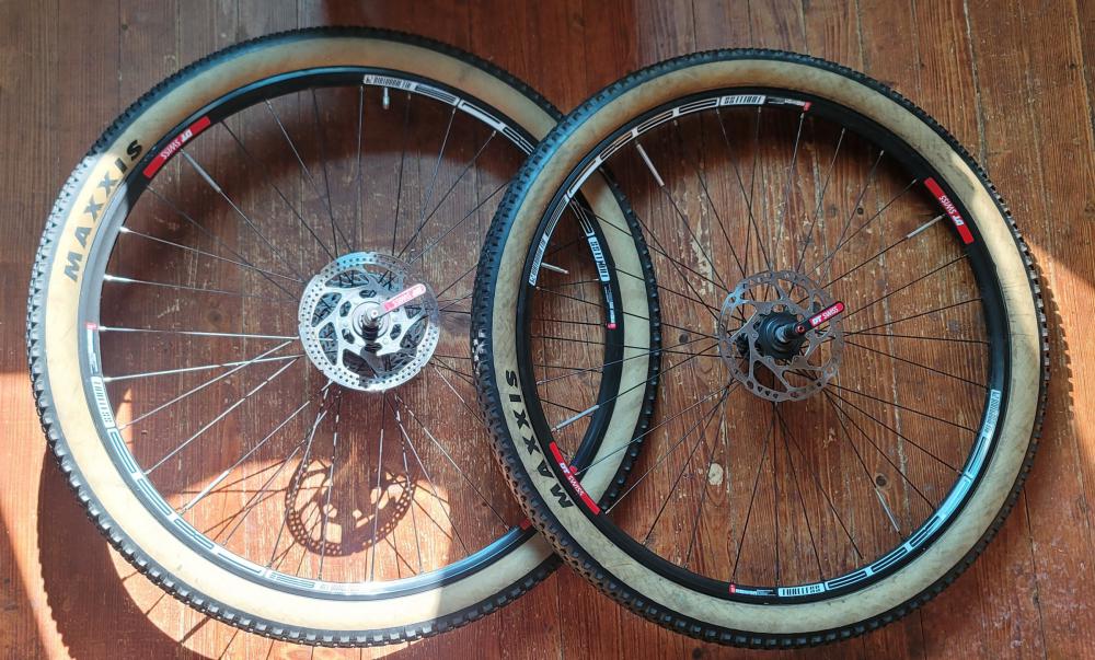 Dt swiss m1800 tubeless 29"