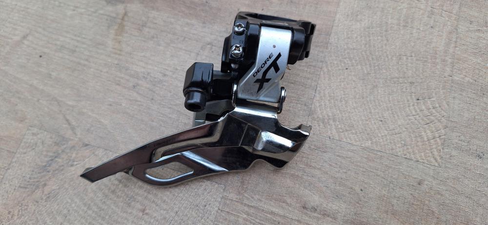 Prednji menjač Shimano Deore XT FD-781 a