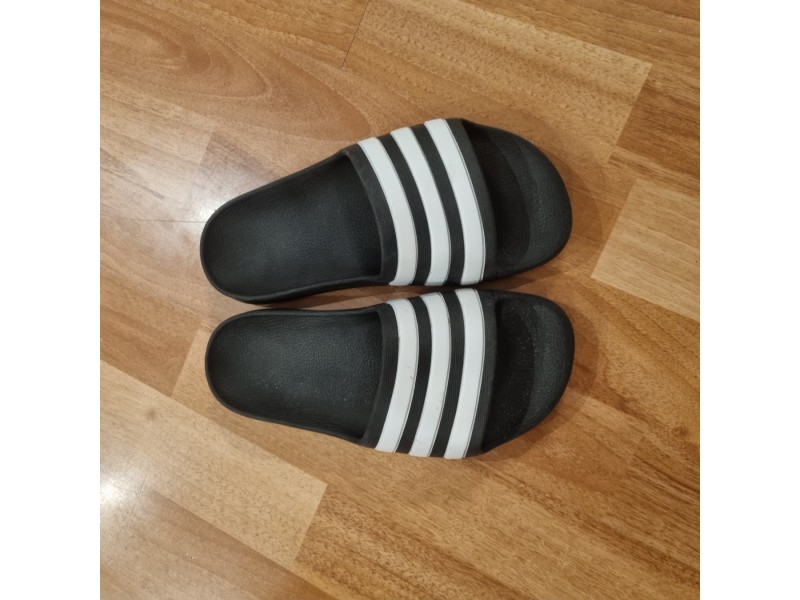 Adidas papuce