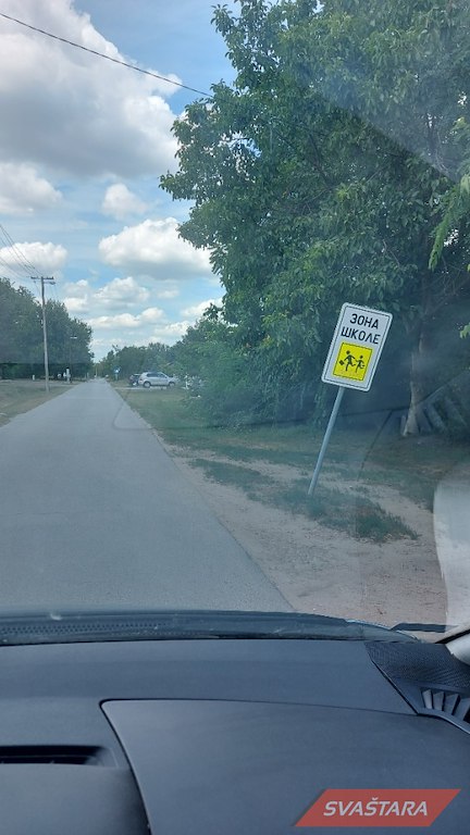 Prodajem plac na makovoj sedmici