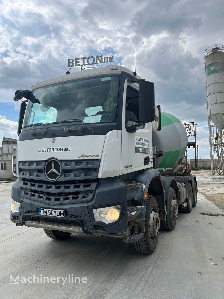 Cifa na šasiji Mercedes-Benz Arocs kamion s mešalicom za beton