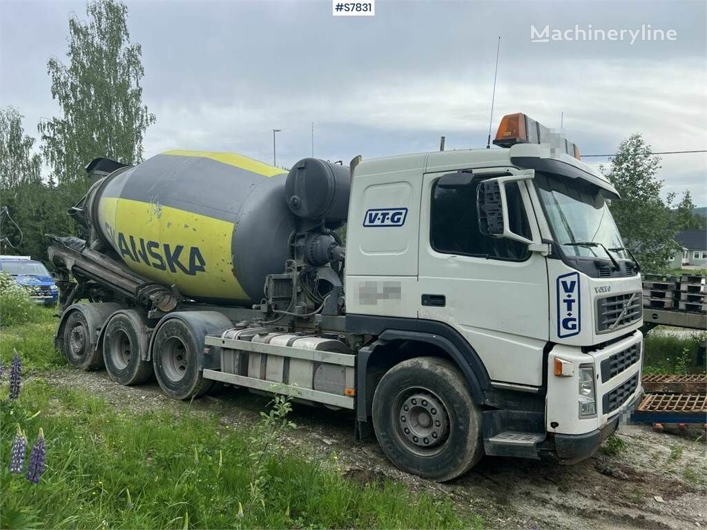 Volvo FM12 kamion s mešalicom za beton