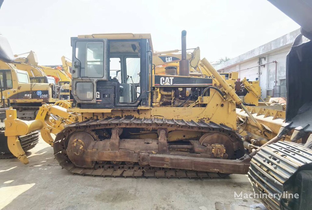 Caterpillar D6G buldožer