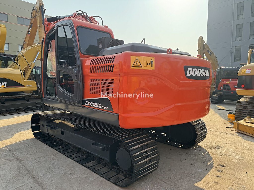 Doosan DX150 bager guseničar