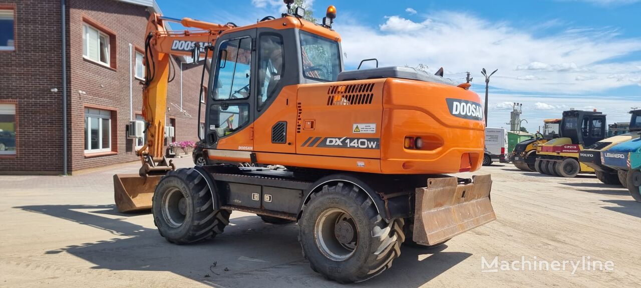 Doosan DX 140W bager točkaš