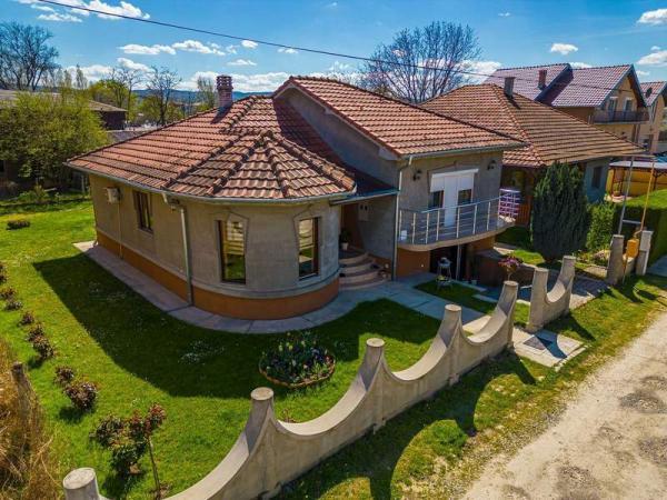 Kuća na prodaju, 162m2, 254.620€