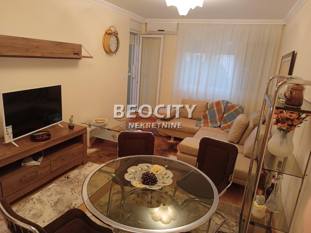 Novi Sad, Centar, Episkopa Visariona, 2. 0, 44m2, 600EUR