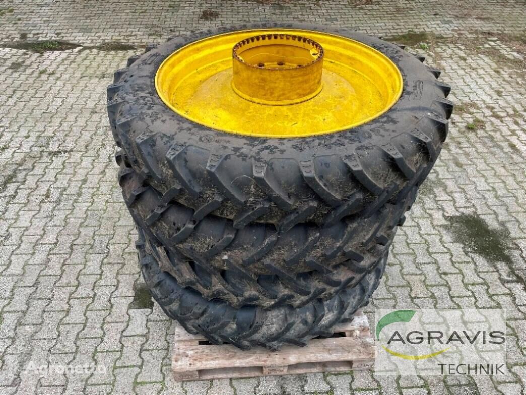 John Deere PFLEGERÄDER 320/90 R 32 340/85 R 48 1,500 MM guma za traktore