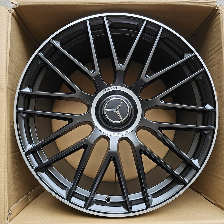 ALU FELNE
9.5J x22 ET45 5X112