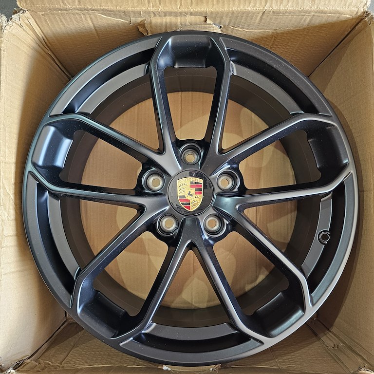 ORIGINAL ALU FELNE ZA PORSCHE
11/8.5J x20 ET50/61 5X130