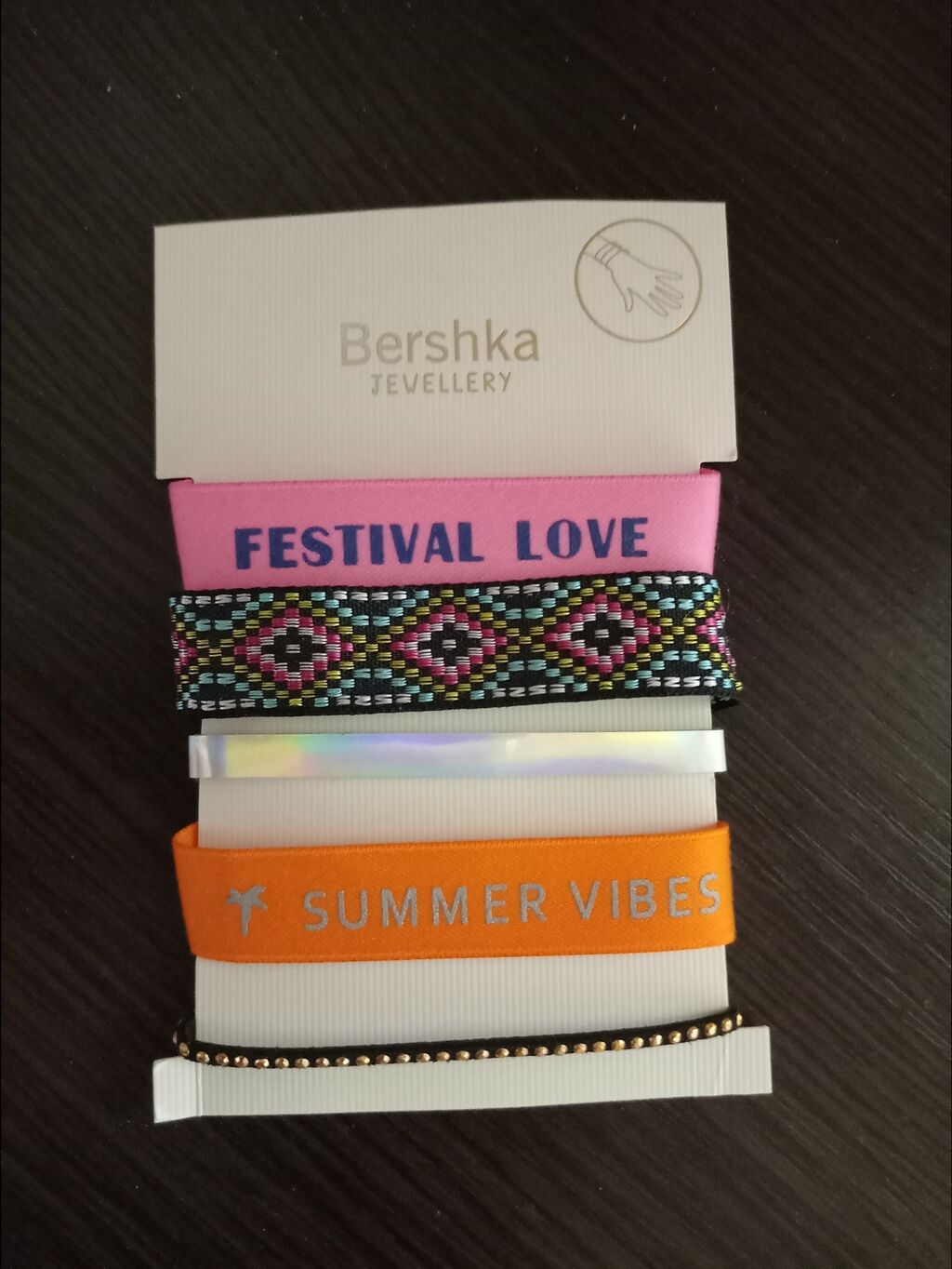 Set od 5 narukvica Bershka, novo!