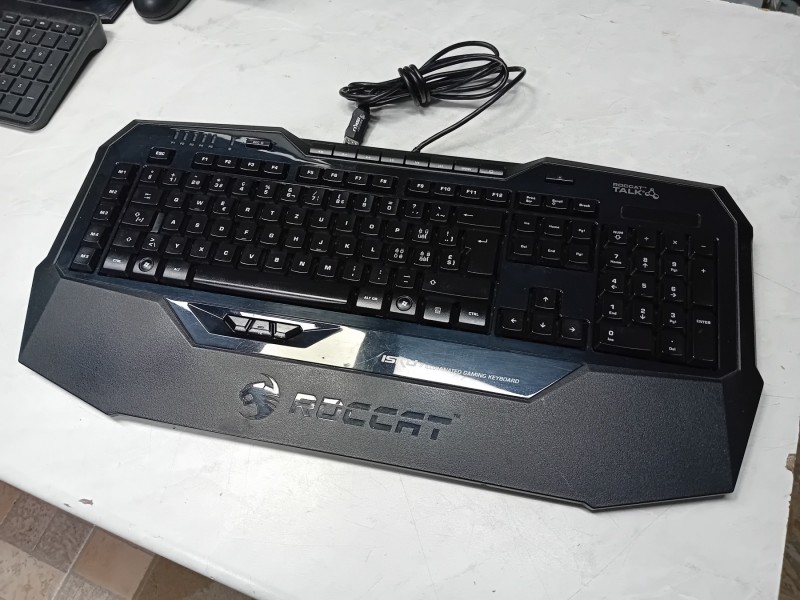 Roccat Isku Illuminated Gaming Keyboard ispravna