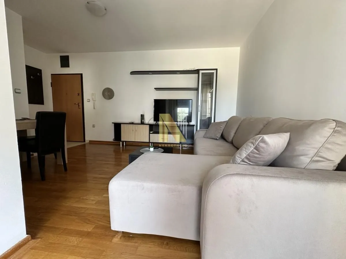 Izdavanje, dvosoban stan, 42m2, Spens, Novi Sad, Novi Sad