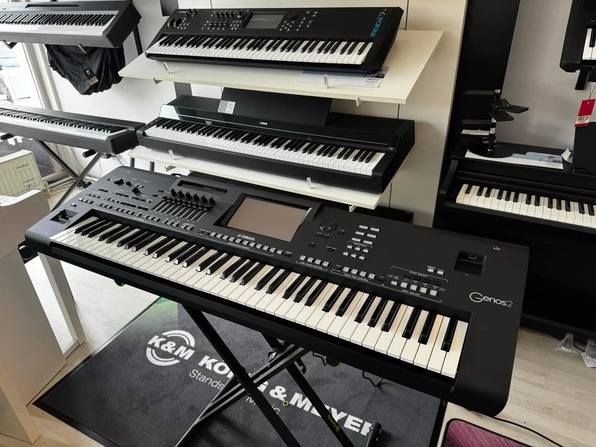 Prodati Novi Yamaha Genos2 XXL 76 tipki / Yamaha Genos XXL 76 tipki, Yamaha Tyros 5/4/3, Motif XF8, Yamaha PSR-SX900, Yamaha PSR-A5000, Korg Pa5X 61 tipka, Korg Pa4X 76 76 tipki, Korg Pa1000 61-ti...