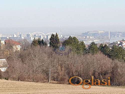 Odličan plac u Sremskoj Kamenici