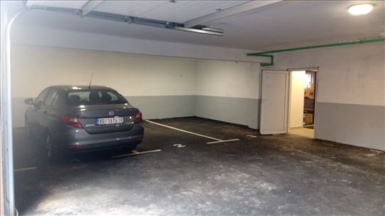 Parking mesto u garaži,V.M.Lug,13m2