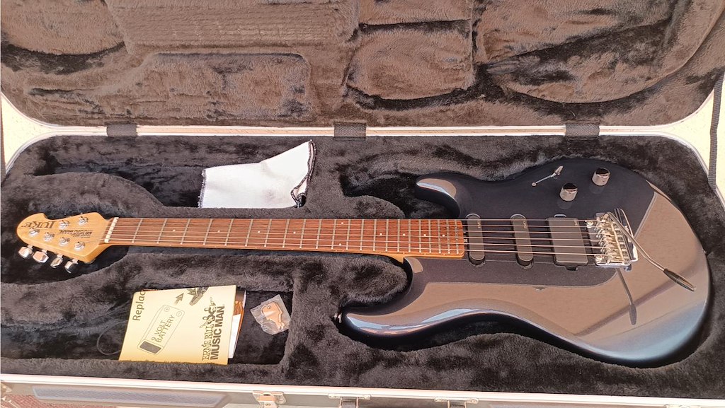 Music Man Luke Sapphire Black