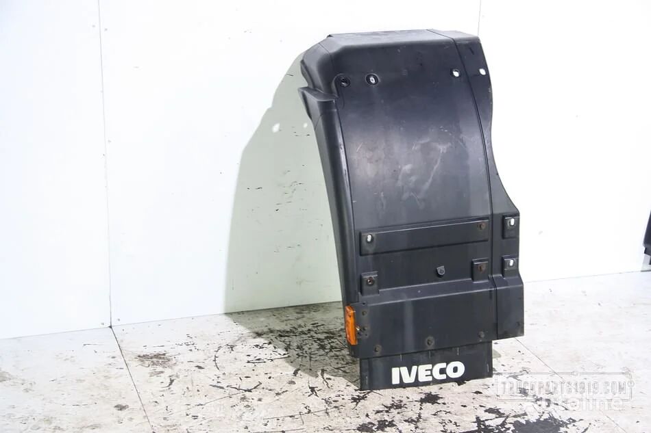 IVECO Body & Chassis Parts Spatscherm Li. Used 504208558 blatobran za kamiona