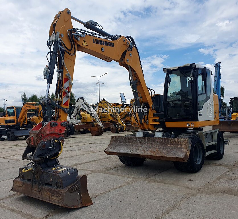 Liebherr A910 compact bager točkaš