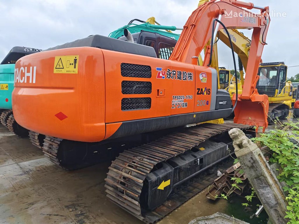 Hitachi ZX200-5G bager guseničar