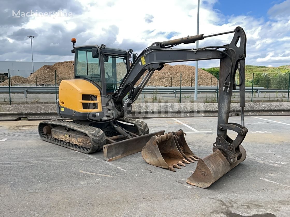 Volvo ECR50D with 3 buckets mini bager