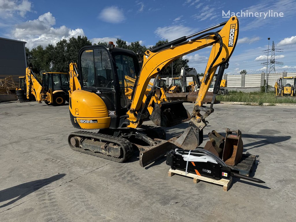 JCB 8026 / with new hammer ! mini bager