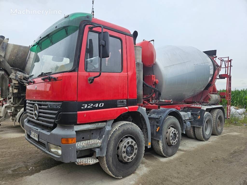 Mercedes-Benz Actros 3240 kamion s mešalicom za beton