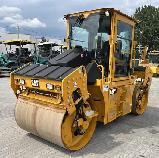 Caterpillar CD 8 valjak za asfalt