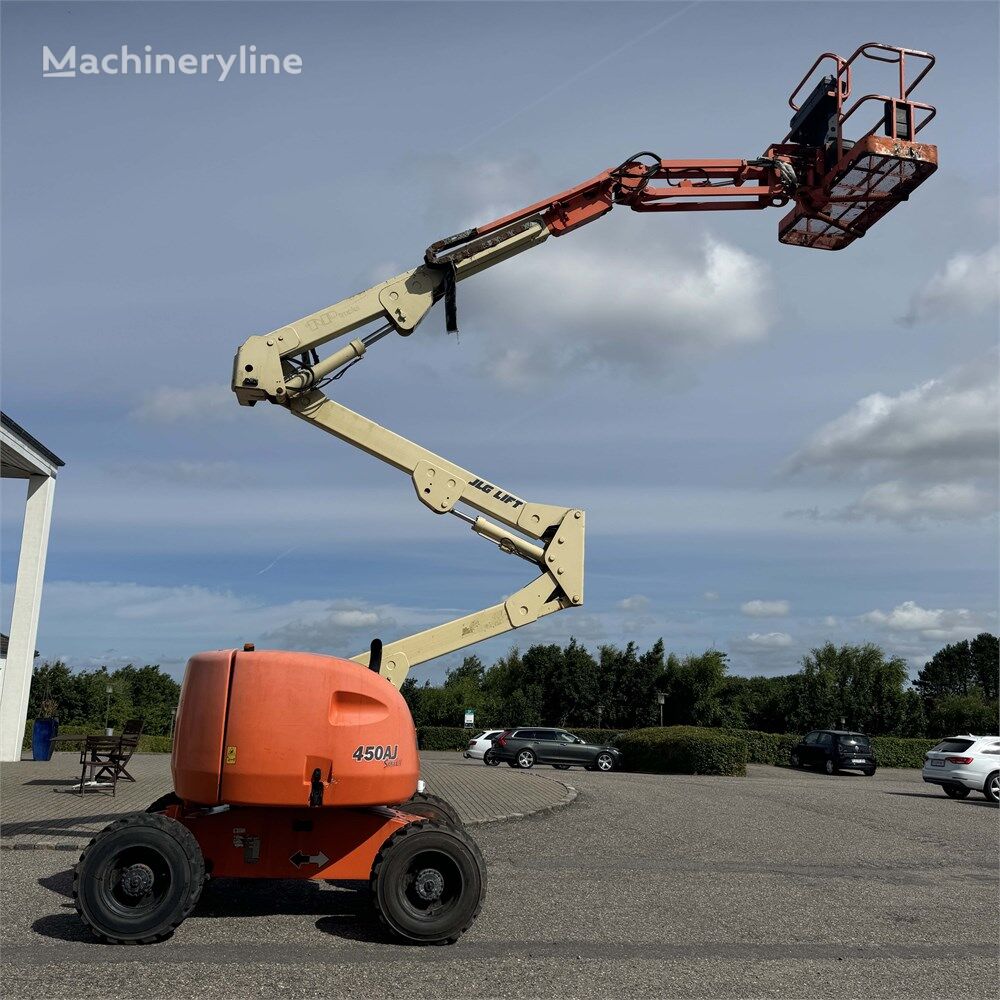 Prodaje se JLG 450 AJ Series II hidrauličnu zglobnu platformu na aukciji