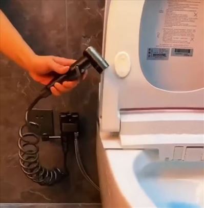 Sanitarni tuṣ̌ za kupatilske elemente