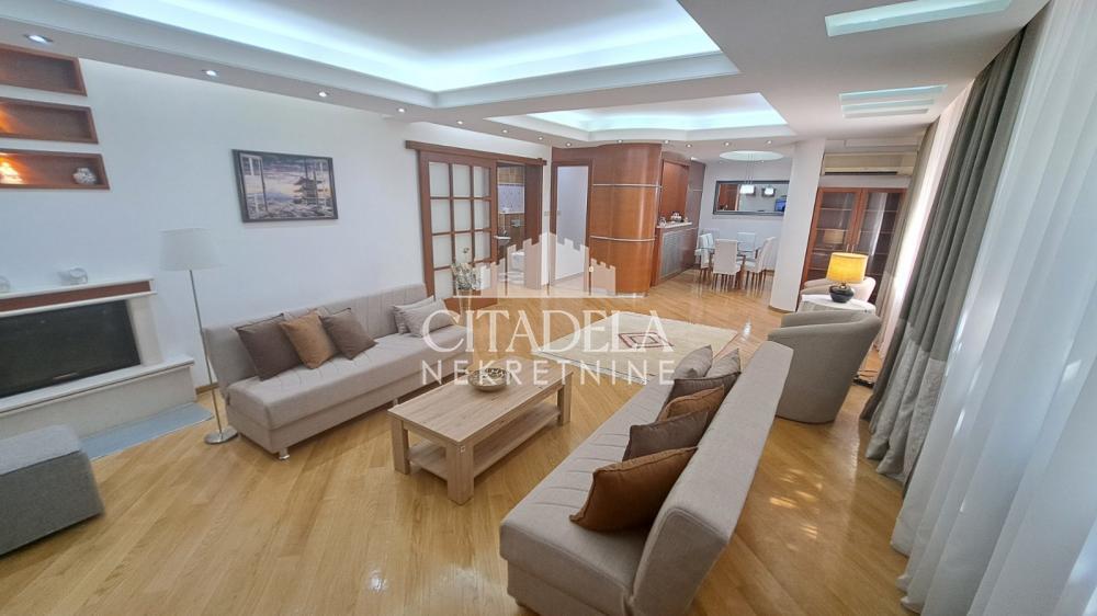 Patrijarha Gavrila, Četvorosoban stan za izdavanje, 156m2, 2.200€