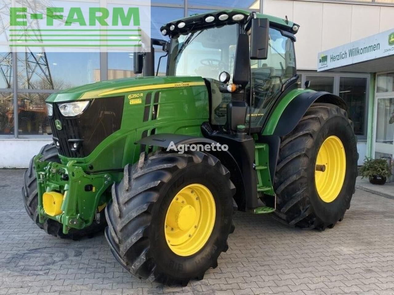 6250r traktor točkaš