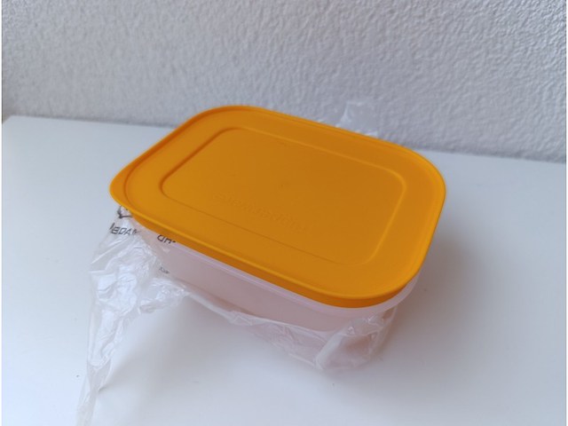 Tupperware posuda