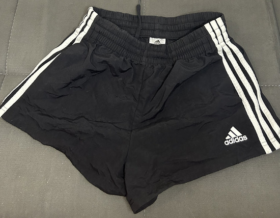 Ženski Adidas šorc