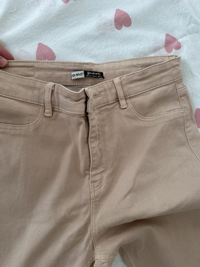 Stradivarius pantalone visokog struka