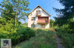 Kuća, Seosko domaćinstvo sa kućom 150 m2 , 1,88 ha -Veliko polje, Obrenovac - 200.000€