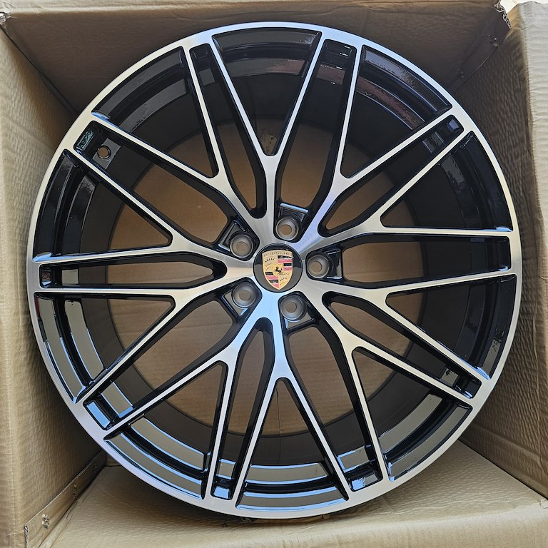 ALU FELNE
10J x21 ET19 5X112