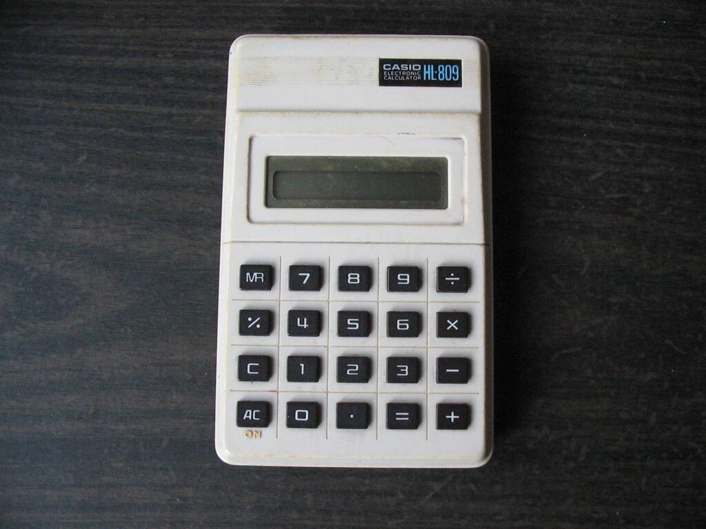 Casio electronic calculator HL-809 Sa početka 80-ih. Dugo stoji