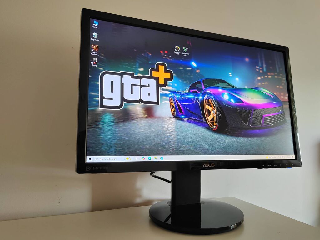 Dell Ultrasharp 1907FPV, 19" LCD Flat Panel Monitor,odlično očuvan