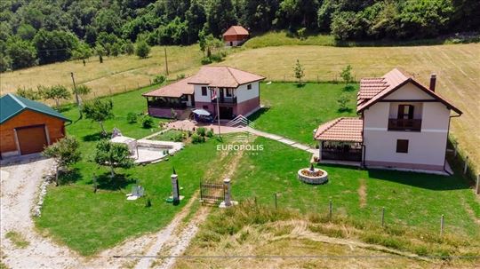 Kuće 400 m2+ 7ha ID#5783