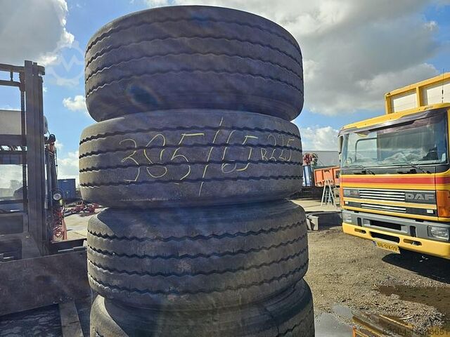 2015 kontinentalna prikolica guma sa obručem
continental trailer tire with rim